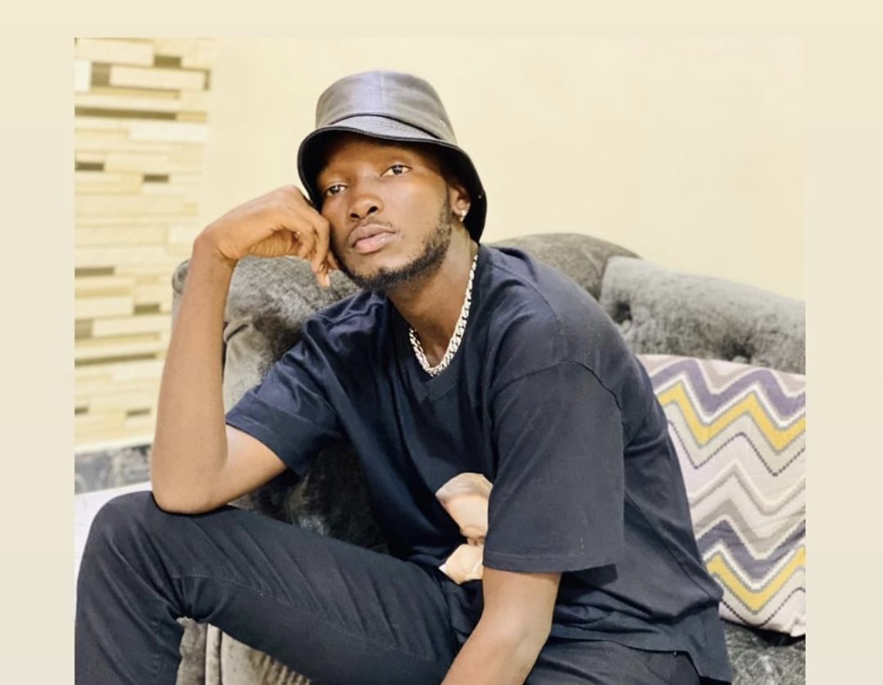 Kevin Kade yerekanye imodoka y’umuzinga asigaye agendamo (Amafoto) - YEGOB