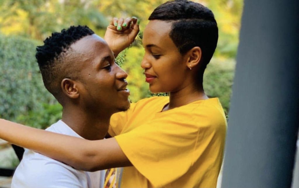 Byiringiro Lague yagaragaye aririmbira umufasha we indirimbo y’urukundo ...