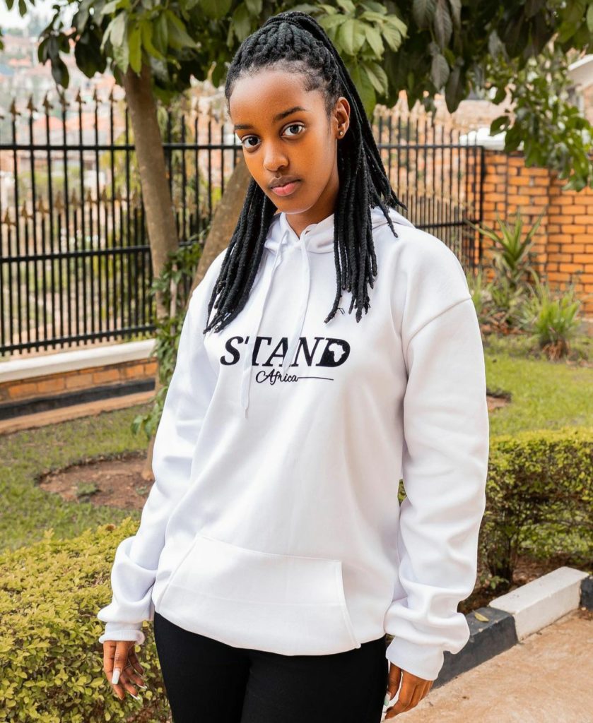 "Dore umwana uhiye" Miss Kayumba Darina yongeye gutuma abakoresha ...