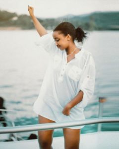 Amafoto: irebere ubwiza bw'umugore w'umufotozi wa mbere mu Rwanda - YEGOB