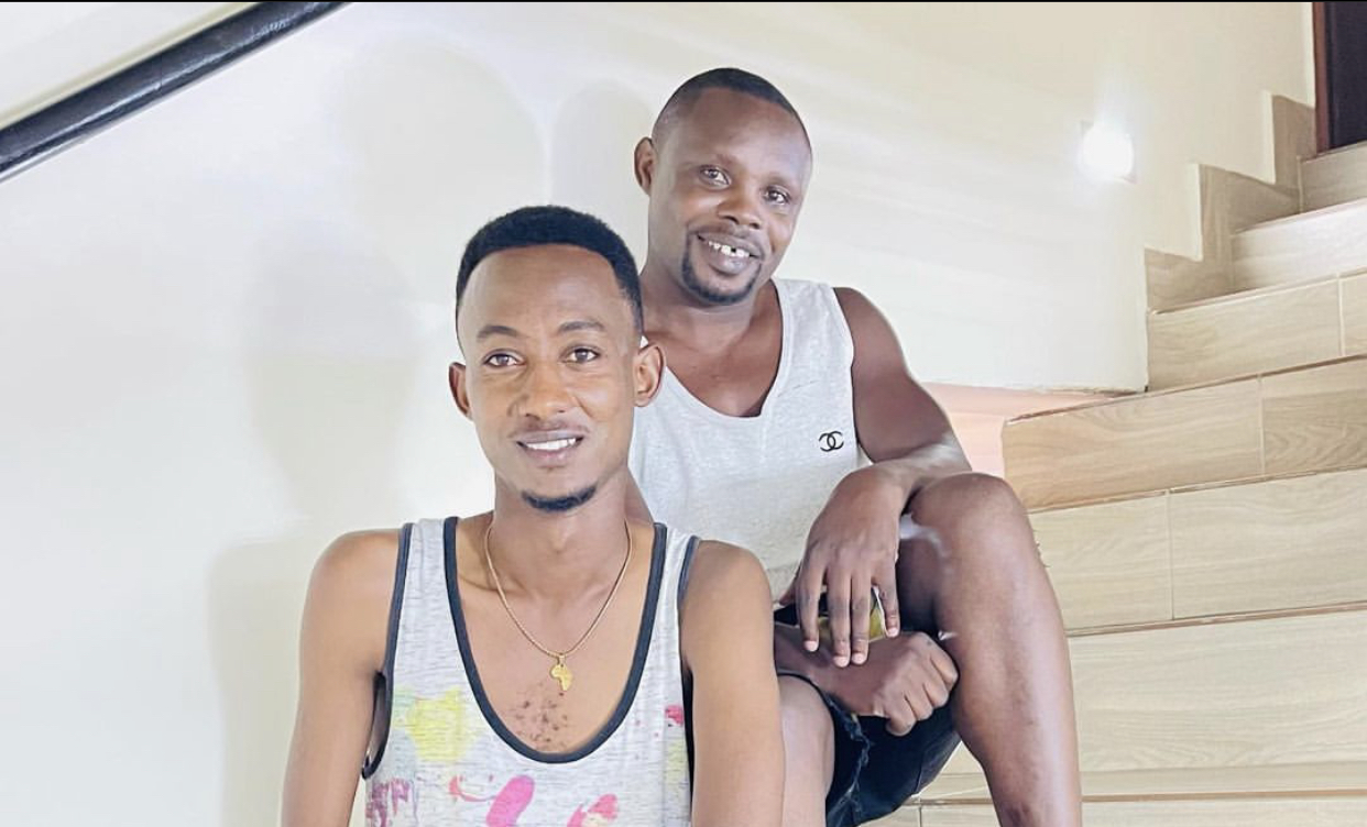 IFOTO Y’UMUNSI: Clapton Kibonke na Seburikoko bagaragaye bambaye imyenda ihenze - YEGOB