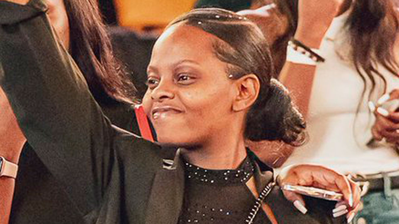 Mugabekazi Liliane wamamaye ku mbuga nkoranyambaga yongeye gushyira ...