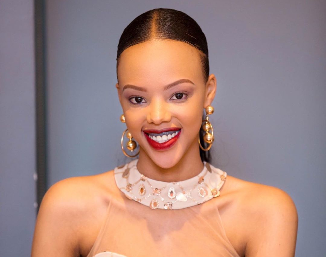 Umutesi Jolly yabyinnye imbyino itangaje benshi bamwibazaho [Video] - YEGOB