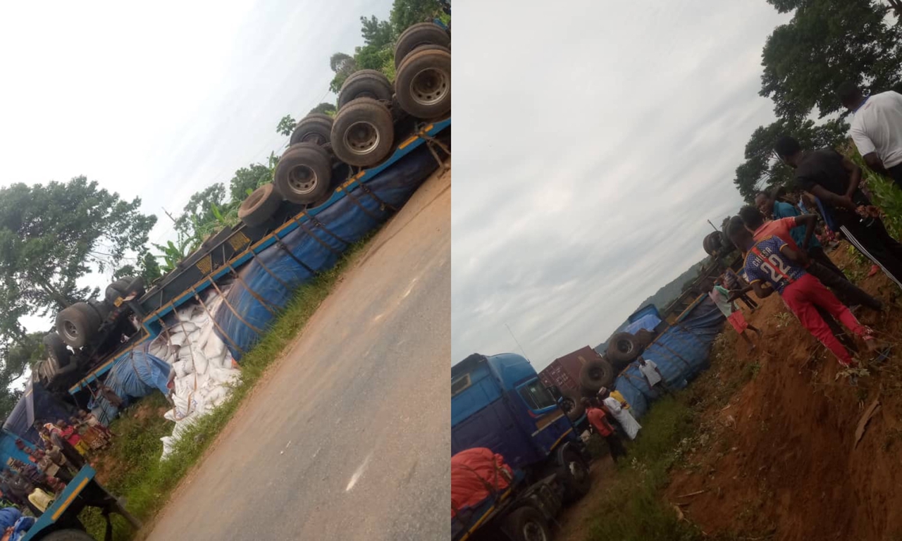 Imodoka yari itwaye umuceli yaguye mu baturage ihitana abantu 2 - YEGOB