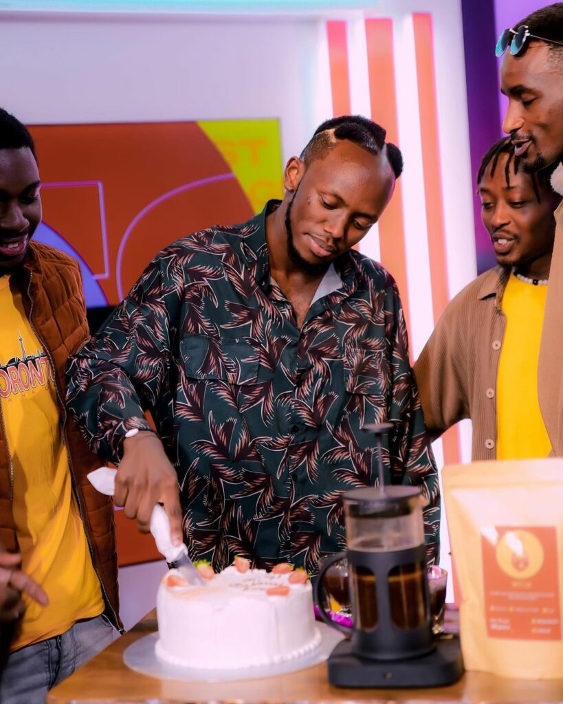 Junior Giti na Chris Eazy bahawe umutsima kuri Televisiyo bawurya nta ...