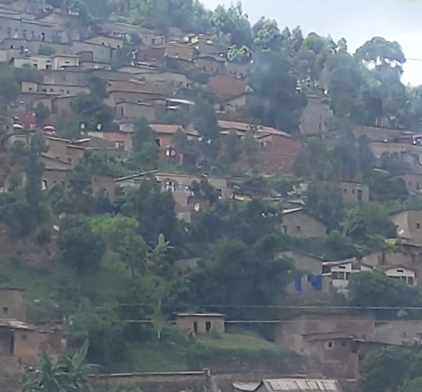 "Izi nzu zose zari tuwarete kandi umusarane w'inaha wakubaka inzu y ...