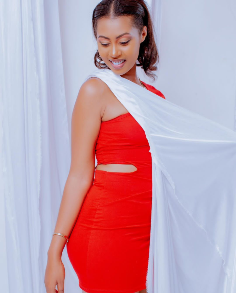 Yabashotoye: Amafoto agaragaza ubwiza bwa Miss Nyambo Jesca yatumye abantu bamuhundagazaho ...