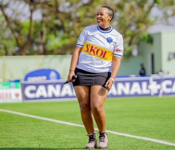 Yahoraga arwana no kumanura ijipo! Mu kajipo kagufi cyane kagaragaza ...