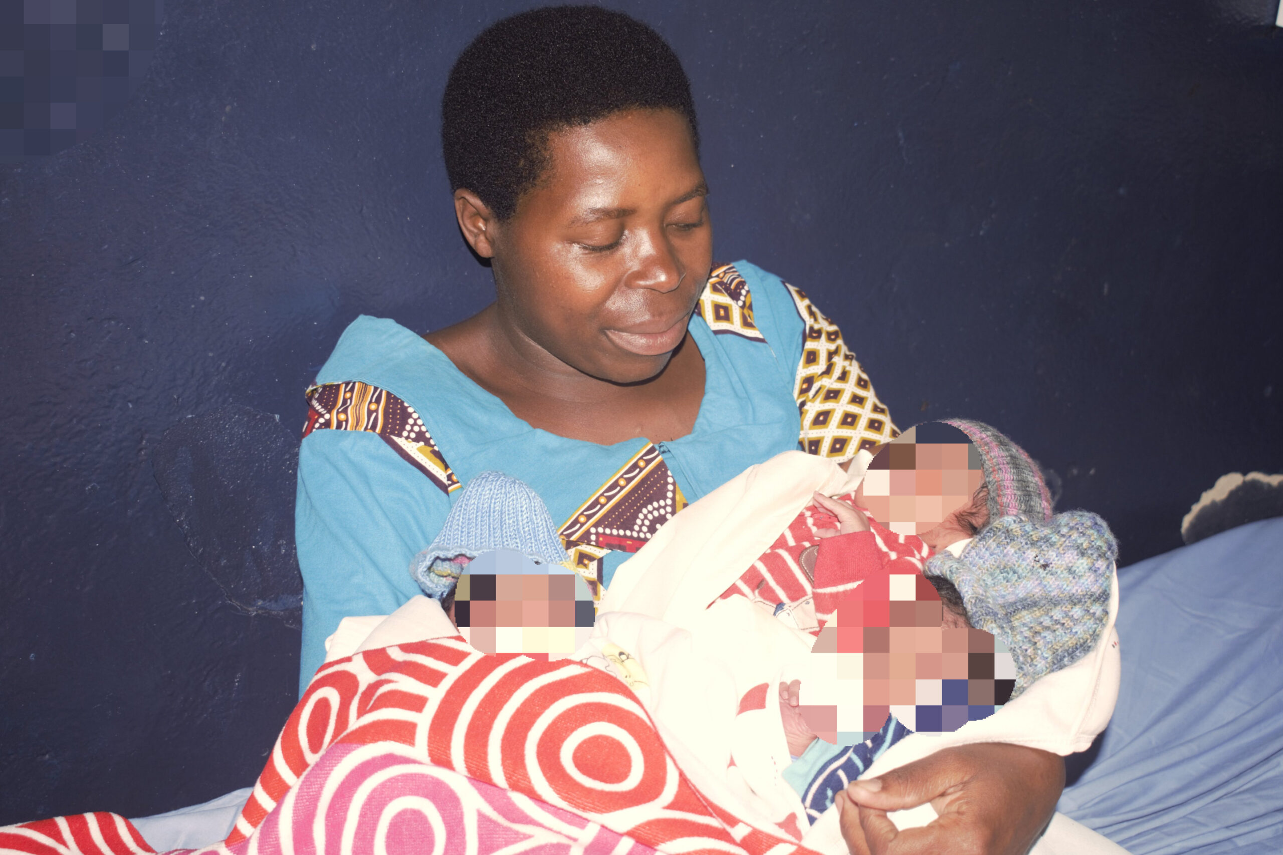 Utamuriza Chantal ari mu byishimo nyuma yo kwibaruka abana batatu ...