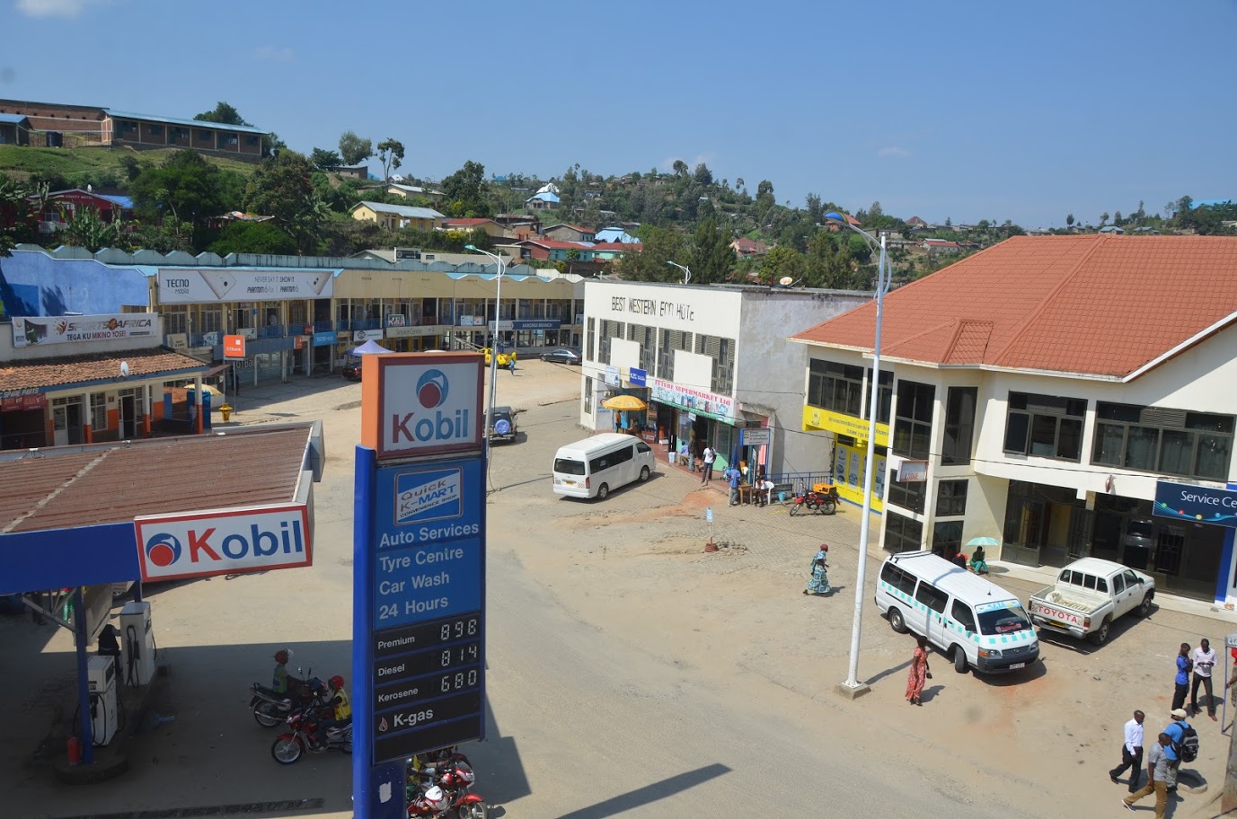 Amashuri yasenyutse abanyeshuri bagiye gutangira! Hamenyekanye ibyo umutingito wangije ndetse ...