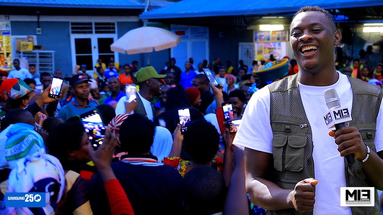 Ibyo bavuga ngo nta muhanuzi wemerwa iwabo kuri Dogiteri Nsabi siko ...