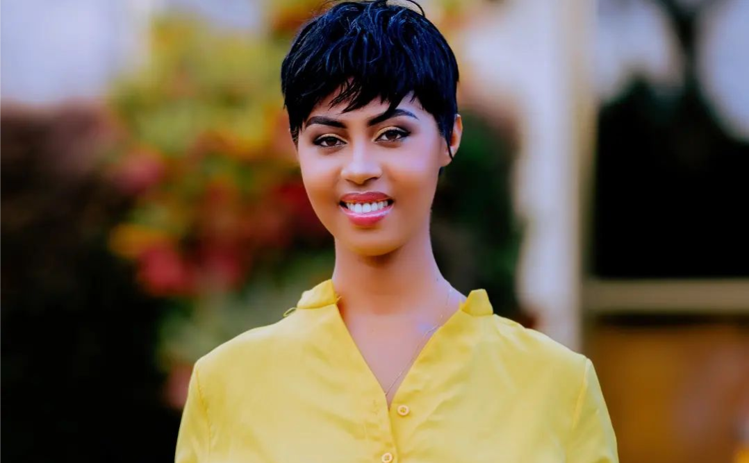 "Nyambo uwagutera inda"! Ifoto y'umukobwa usa neza na Nyambo ikomeje kuvugisha benshi amagambo ...