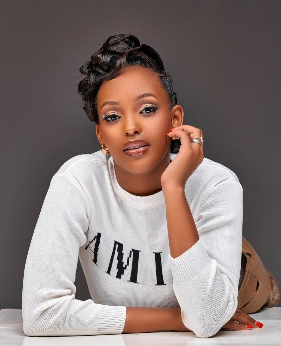 Iyi mitoma yayigiyehe mwokabyara mwe! Byiringiro Lague yatomoye umugore we, Uwase Kelia ku munsi ...